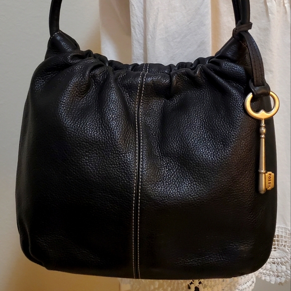 Fossil | Bags | Fossil Leather Bucket Shoulder Bag In Excellent Like ...